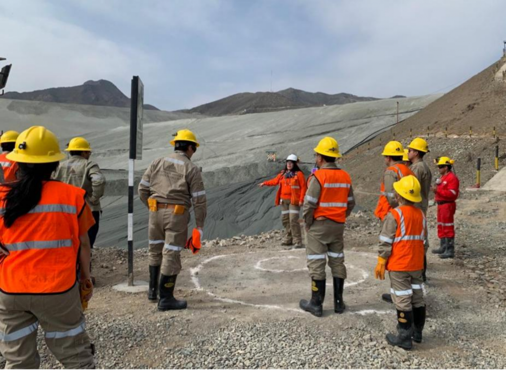 Alumnos del Programa MINOMI visitan la Mina Condestable